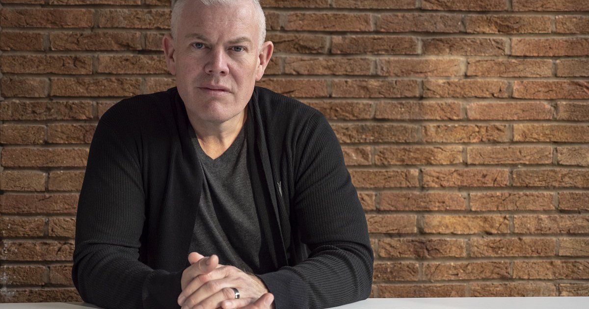 Στην Geely ο σχεδιαστής της Jaguar