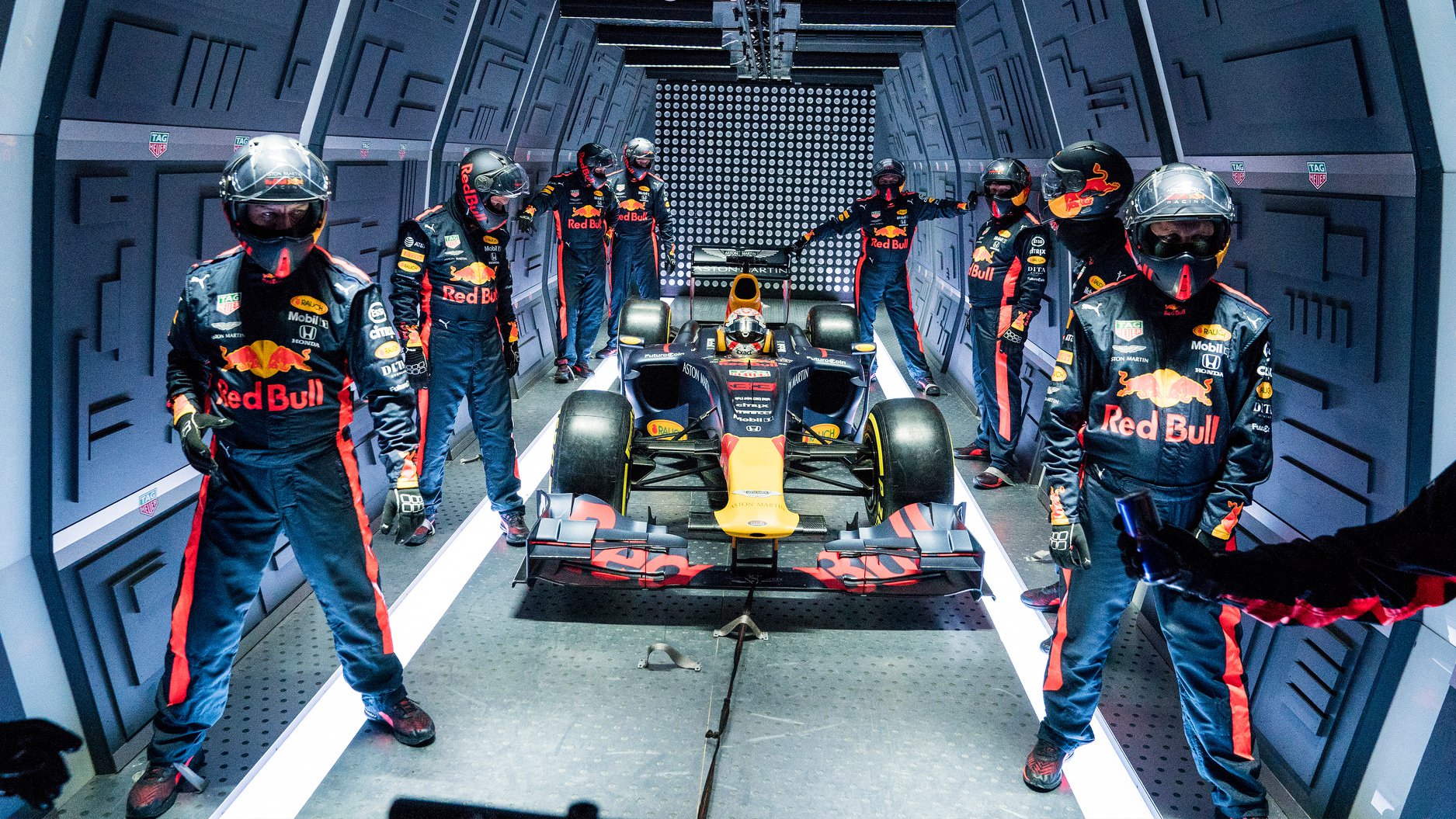 Pit stop σε μηδενική βαρύτητα από τη Red Bull
