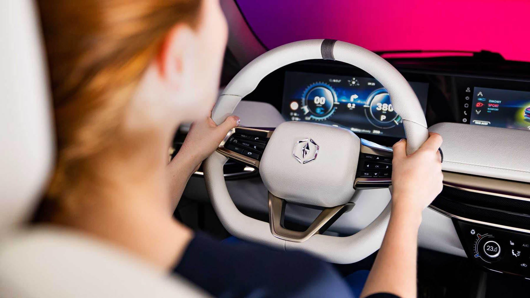 Izera: Μια εταιρία ηλεκτρικών από την Πολωνία!