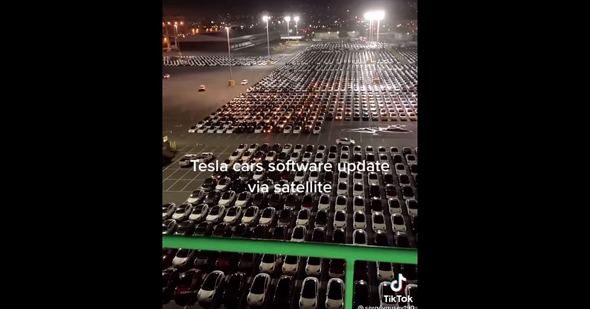 Tesla: Έτσι μοιάζει μία μαζική over-the-air αναβάθμιση! (βίντεο)