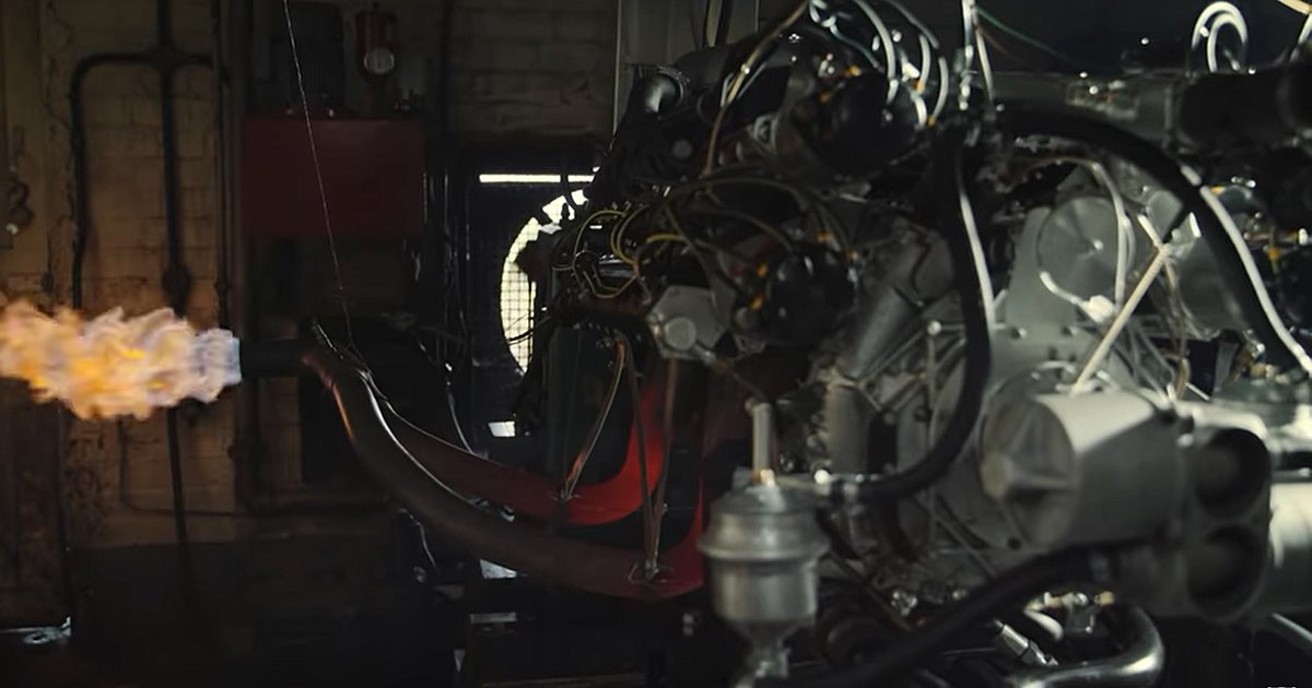 Δείτε το εκκωφαντικό ξέσπασμα του δεξακύλινδρου κινητήρας της British ...