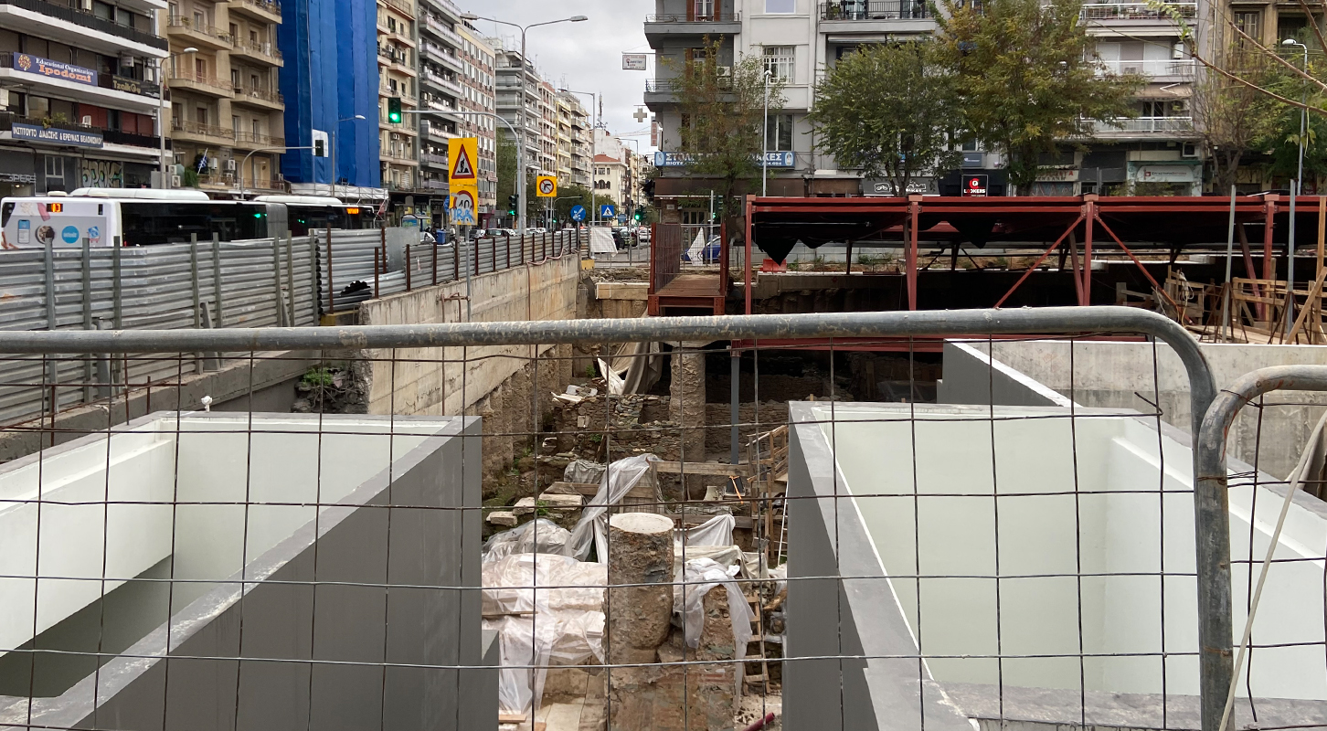 Μετρό Θεσσαλονίκης: Μπαίνουν ξανά στη θέση τους τα αρχαία στον σταθμό ...