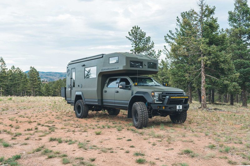 Test Drive: Δοκιμάζουμε το θηριώδες EarthRoamer LTi Expedition Vehicle