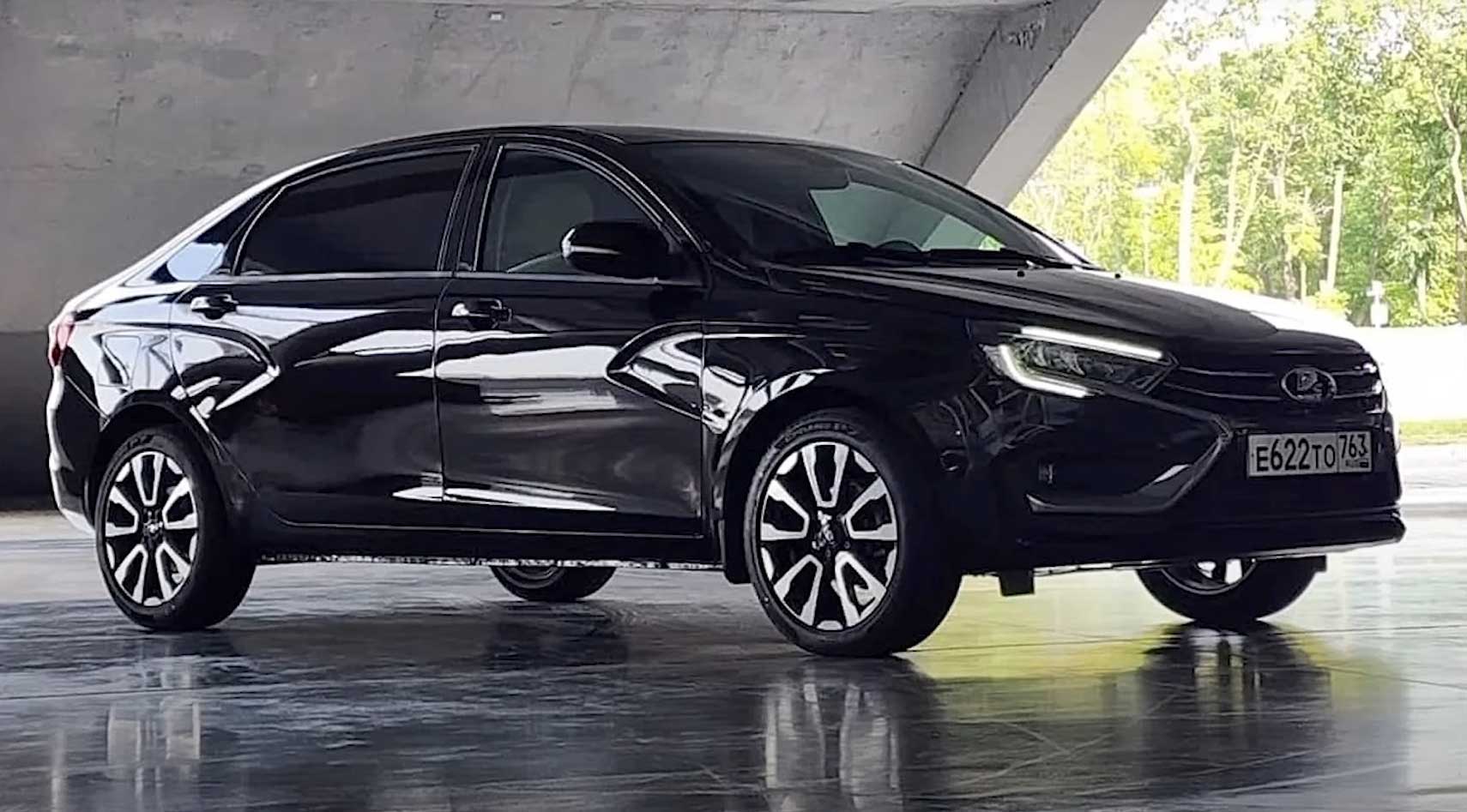 Καλά πήγε αυτό! Το νέο Lada Aura αρνείται να εκκινήσει σε επίδειξη ...