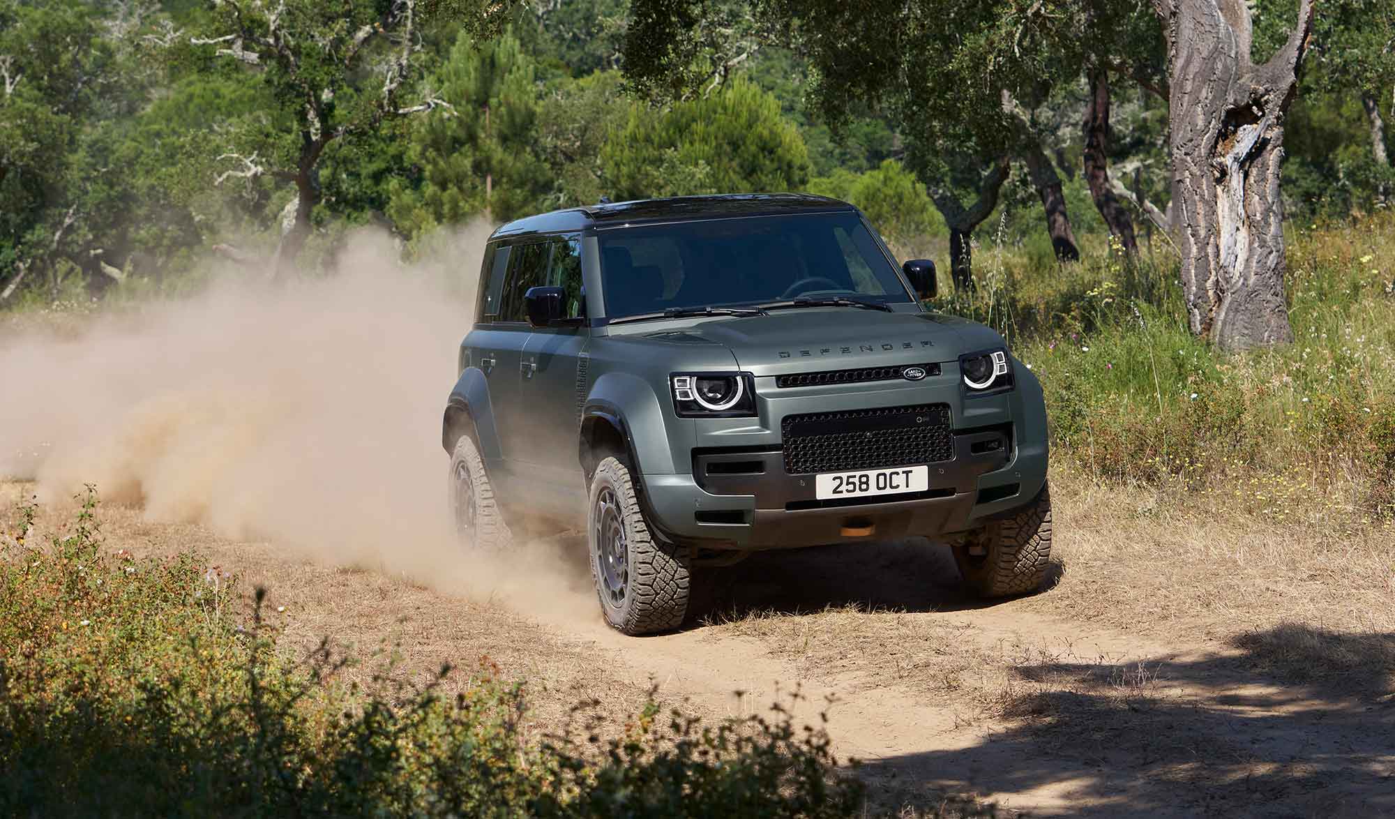2024 DEFENDER OCTA Edition One - Δοκιμή, Τιμές, Τεχνικά | caranddriver.gr