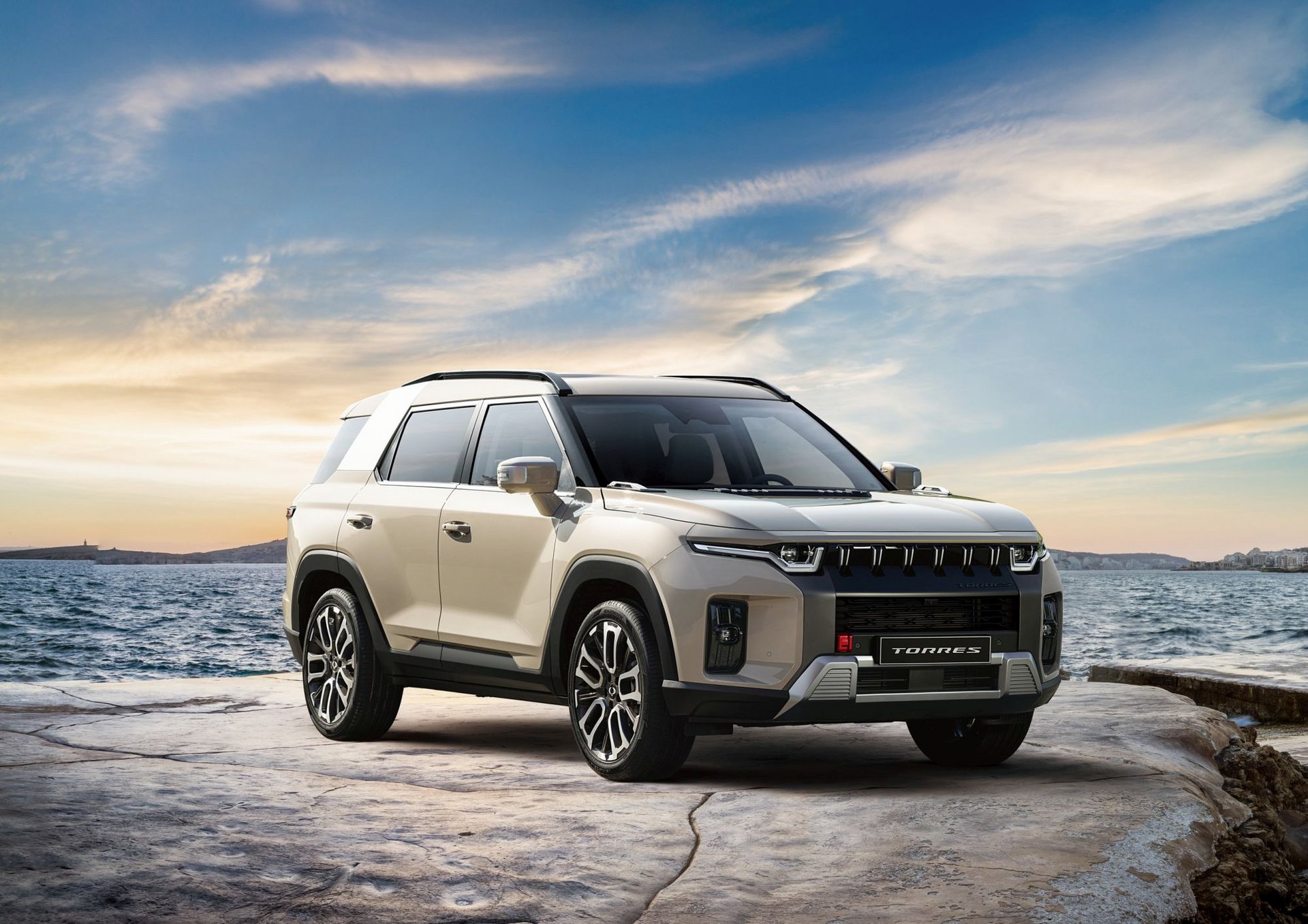 KGM: Έρχεται στην Ελλάδα το Torres Hybrid - Οι προδιαγραφές του ...