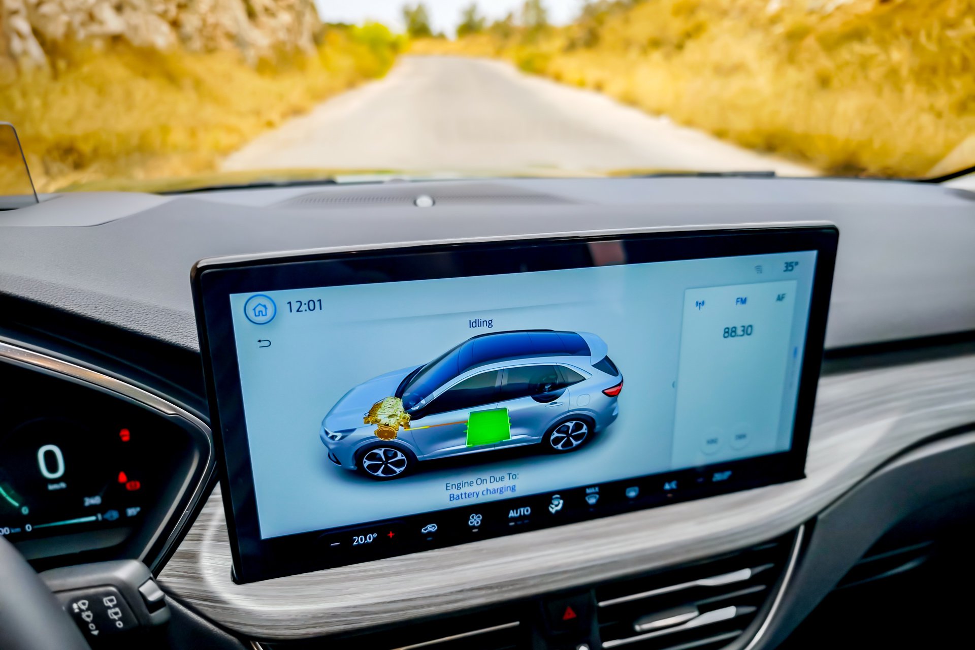 2024 FORD KUGA FHEV AWD Active - Δοκιμή, Τιμές, Τεχνικά | caranddriver.gr