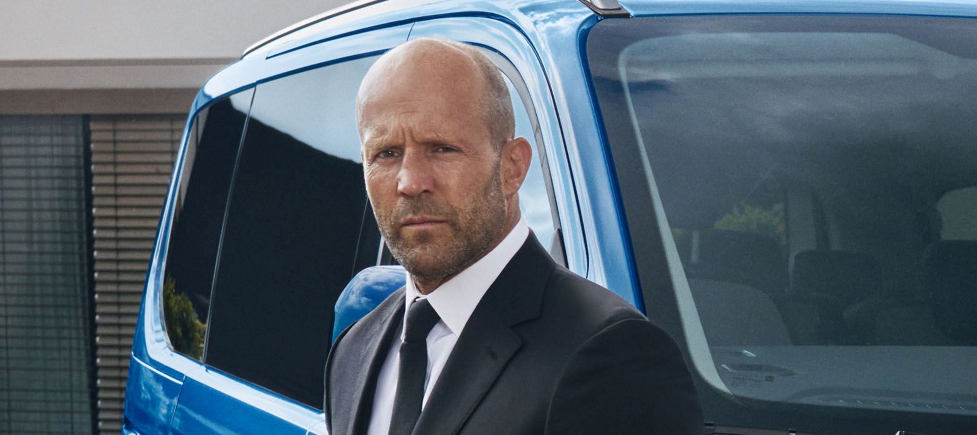 Ο «Transporter», Jason Statham, μας δείχνει το νέο αγαπημένο του όχημα ...