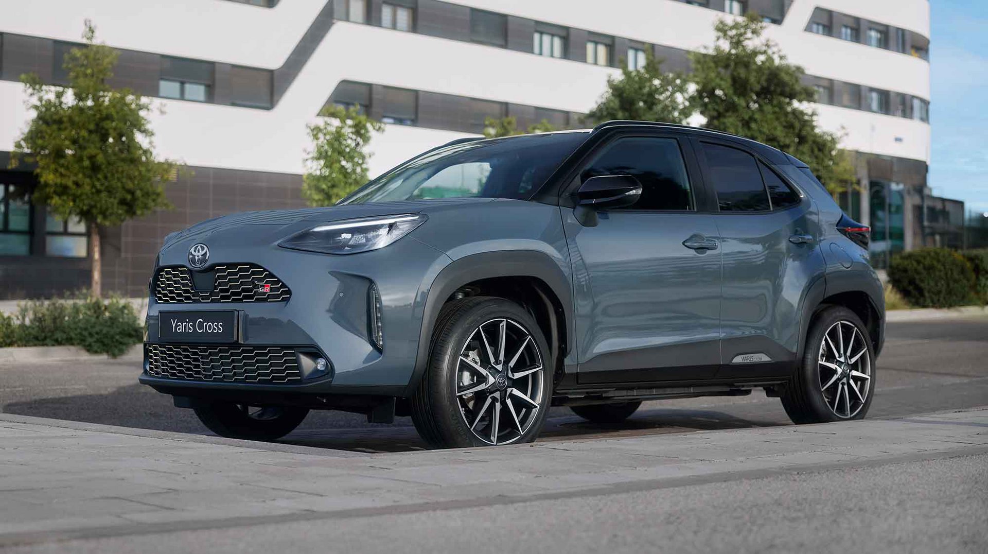 2025 TOYOTA YARIS CROSS GR SPORT - Δοκιμή, Τιμές, Τεχνικά | caranddriver.gr