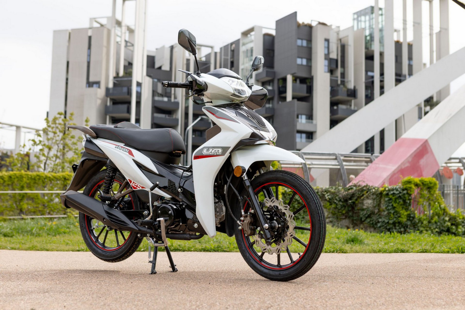 UM Flash 125 LZ με νέα μειωμένη τιμή