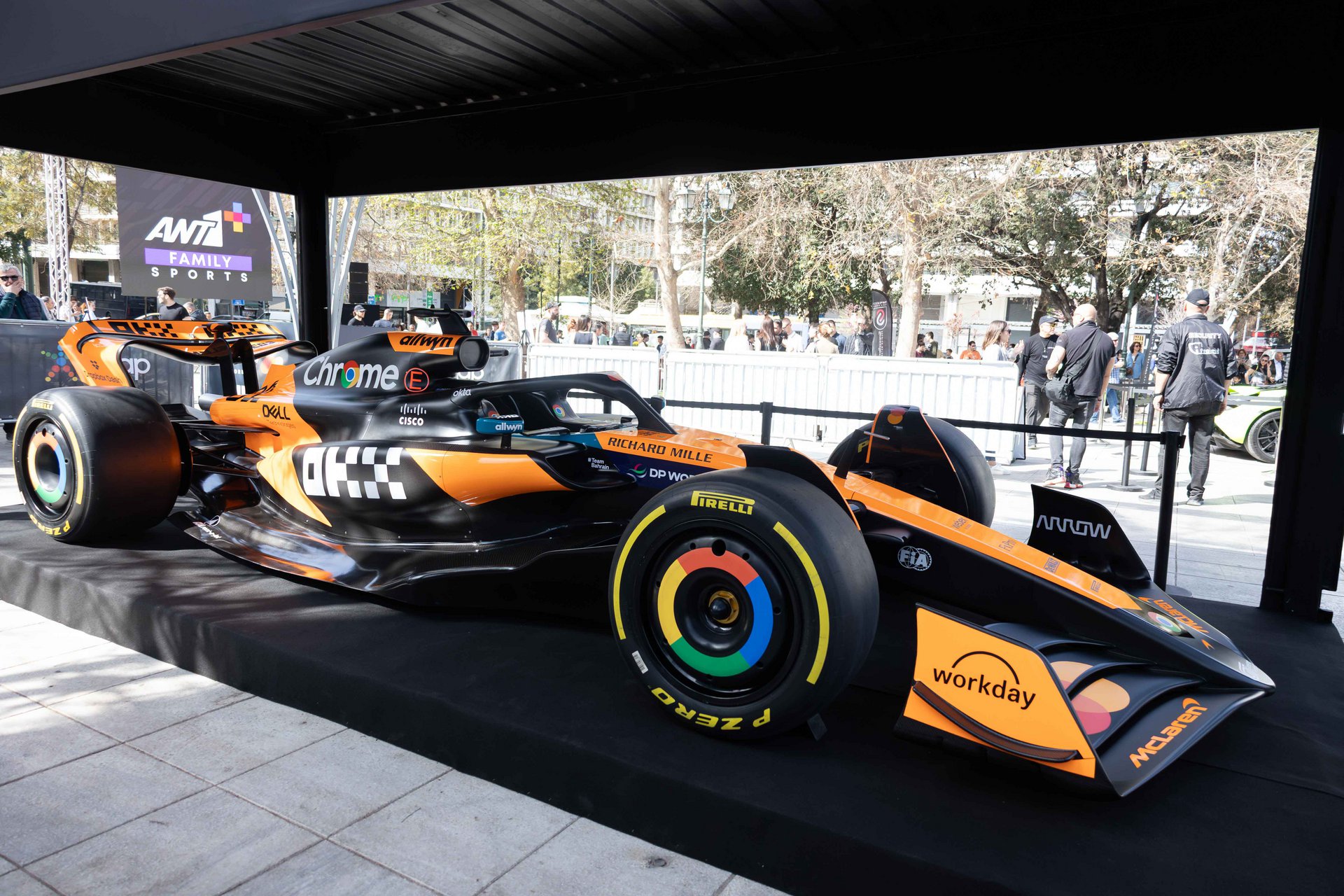 Η McLaren MCL39 ήρθε στην Ελλάδα και ξεσήκωσε το κοινό (photos)