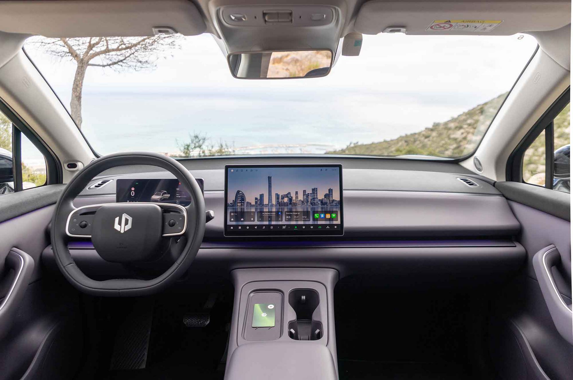 2025 LEAPMOTOR C10 REEV - Δοκιμή, Τιμές, Τεχνικά | caranddriver.gr