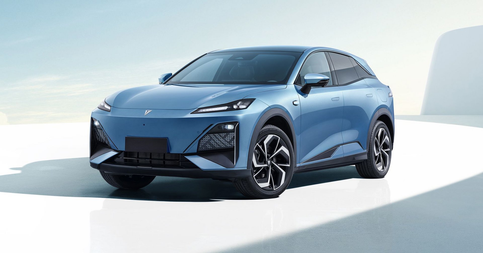 Επιβεβαίωση Car and Driver: Έπεσαν οι υπογραφές και ο Όμιλος Βασιλάκη ...