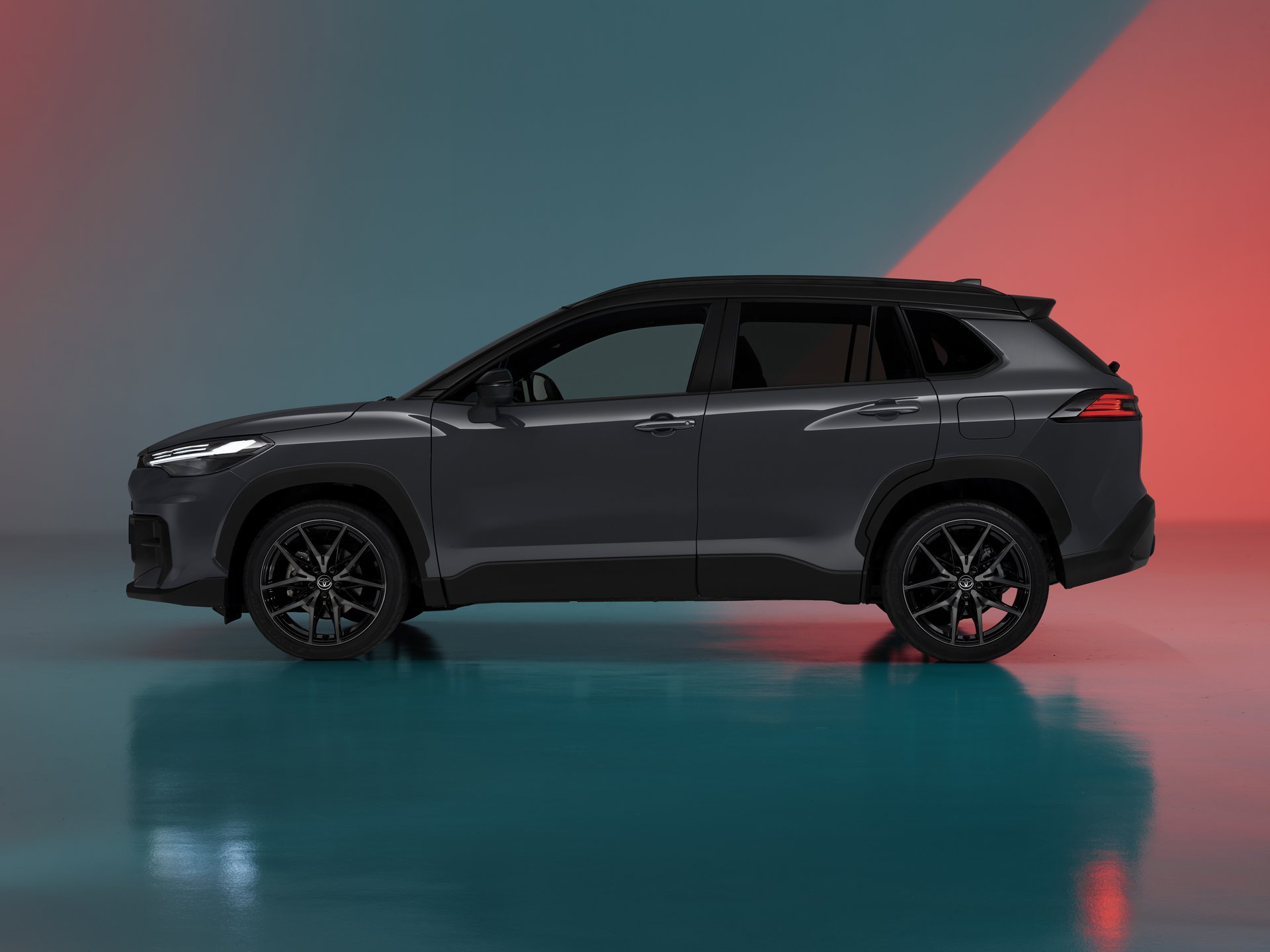 2025 TOYOTA COROLLA CROSS GR SPORT - Δοκιμή, Τιμές, Τεχνικά ...