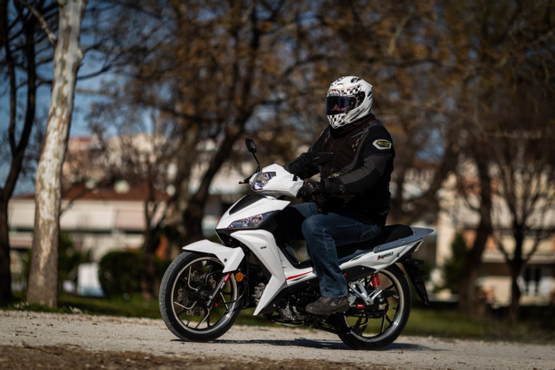 Οδηγούμε το Daytona Velos R 125i (2019)