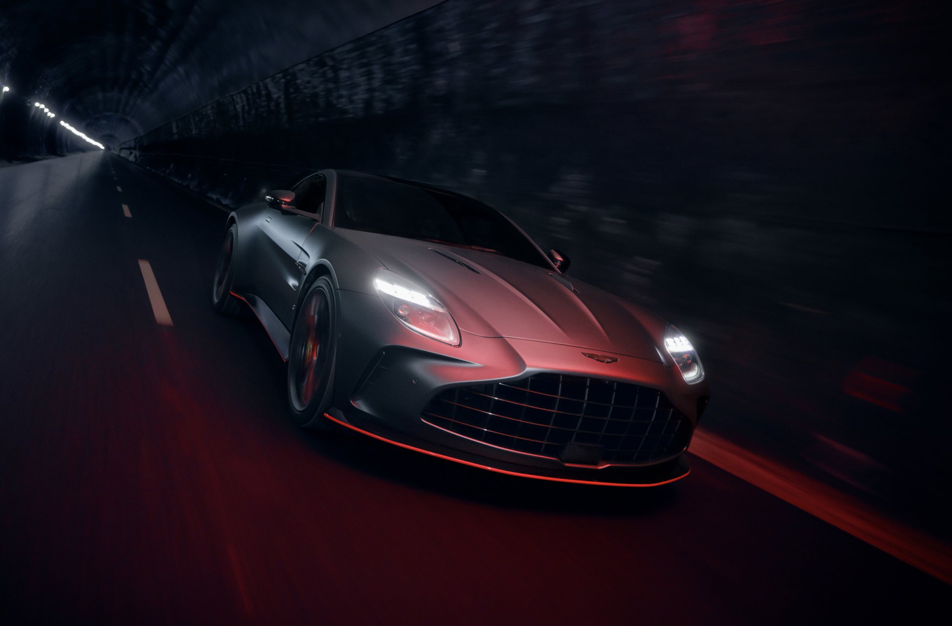 Η «καυτή» Aston Martin Vantage S έρχεται με 680 PS και νέα ανάρτηση (photos)