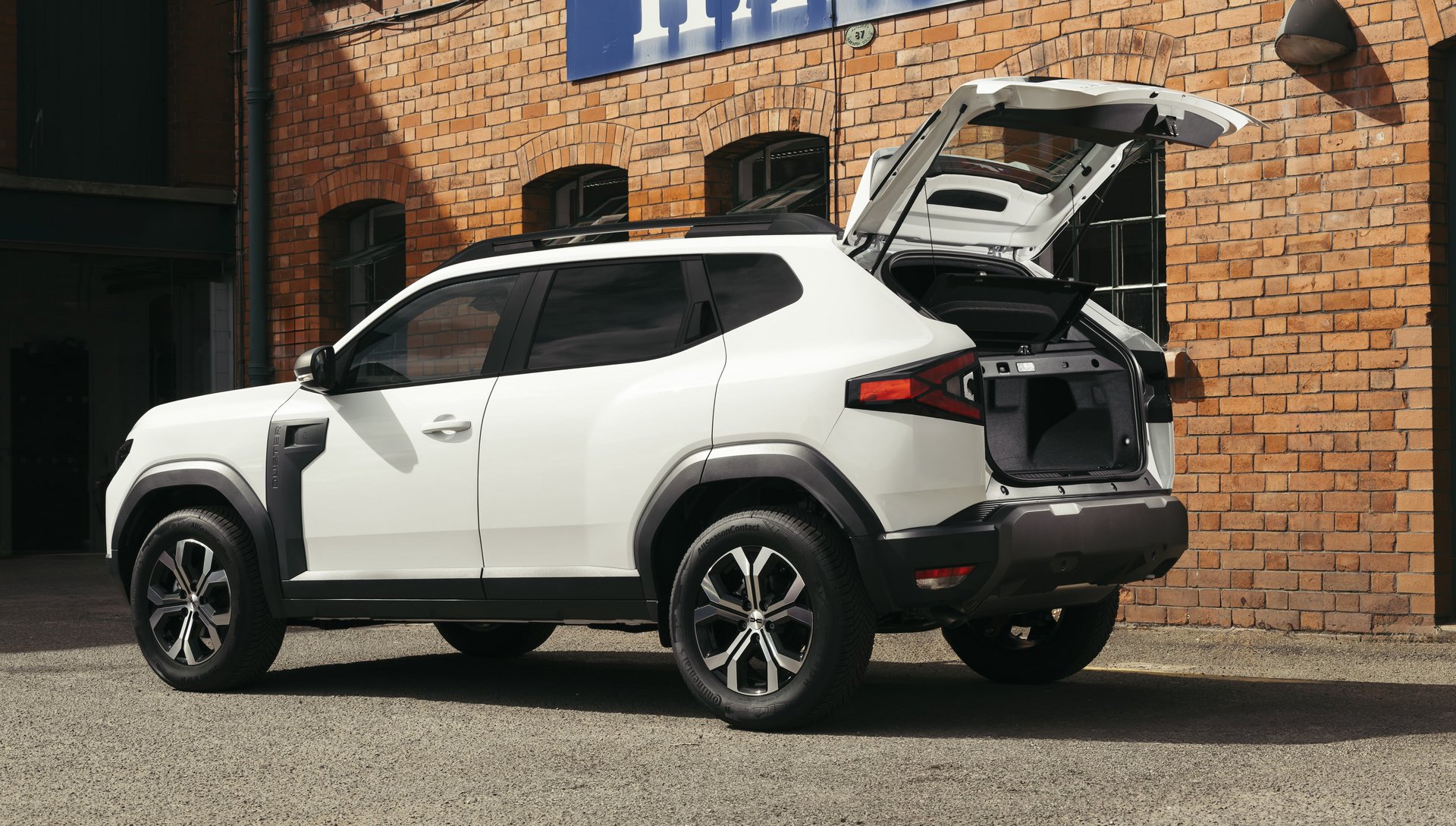 2025 DACIA DUSTER CARGO - Δοκιμή, Τιμές, Τεχνικά | caranddriver.gr