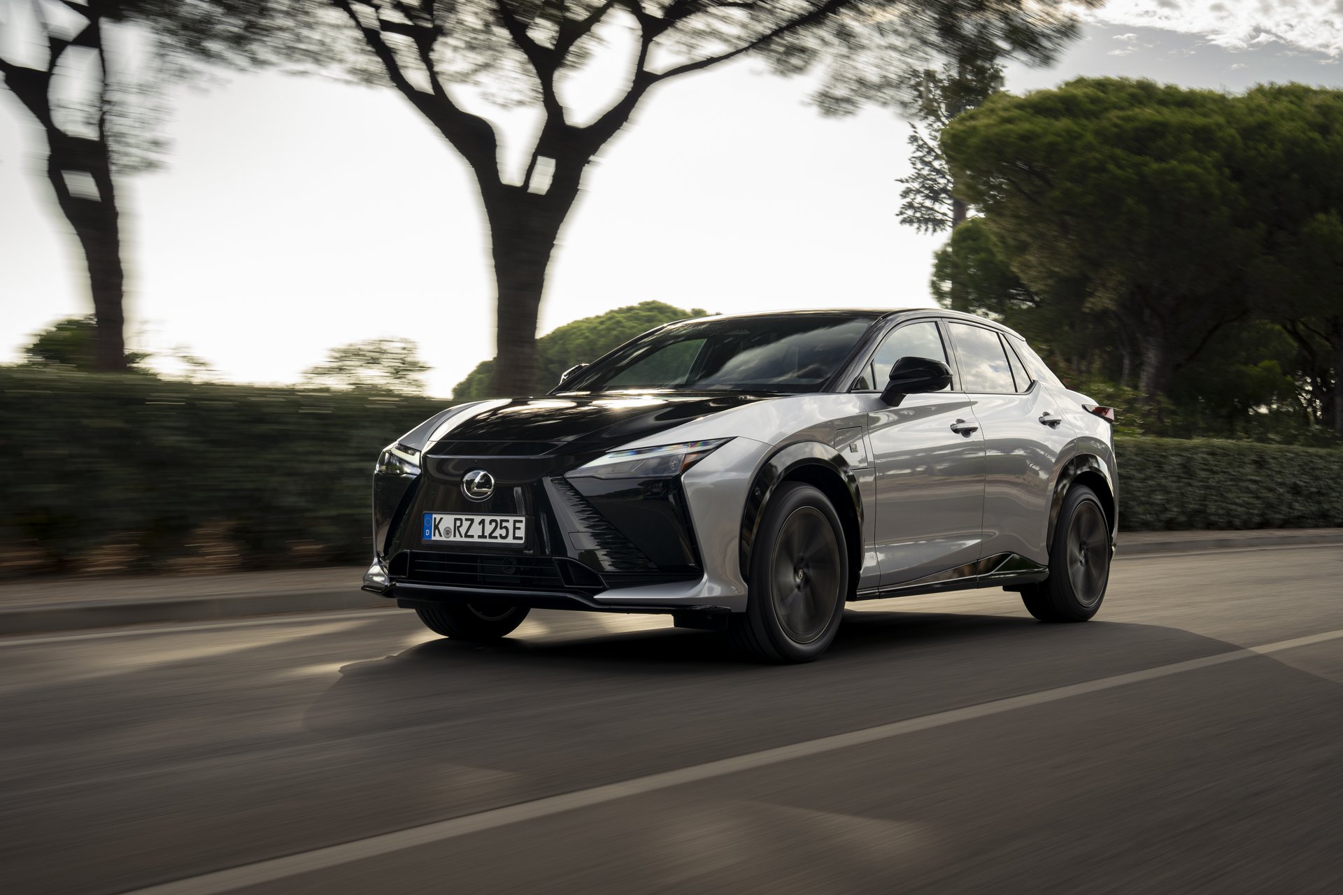 2025 LEXUS RZ F SPORT - Δοκιμή, Τιμές, Τεχνικά | caranddriver.gr